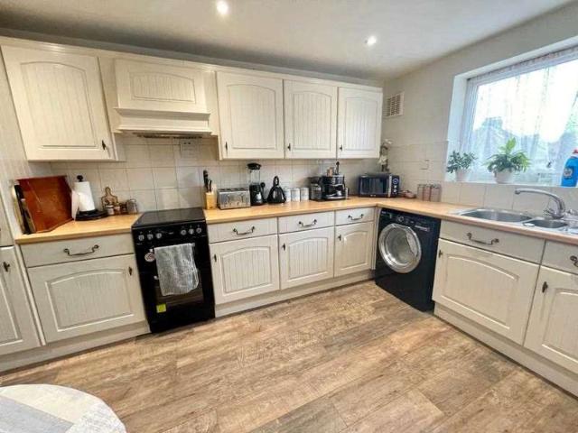 2 Bedroom Apartment Flat