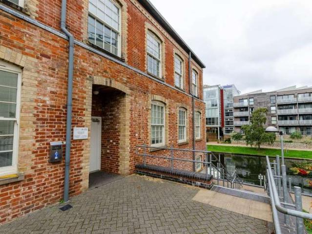 2 Bedroom Apartment Flat