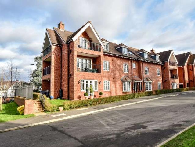 2 Bedroom Apartment Flat