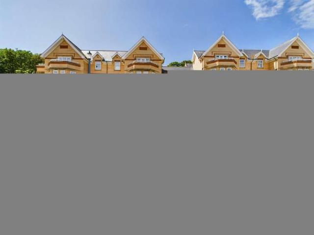 2 Bedroom Apartment Flat
