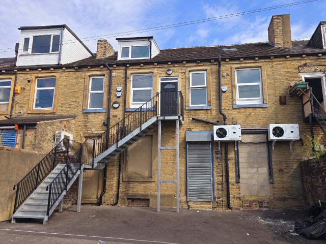 2 bedroom apartment flat/apartment Let in Bradford