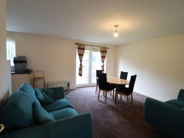 2 Bedroom Apartment Flat/apartment To Rent