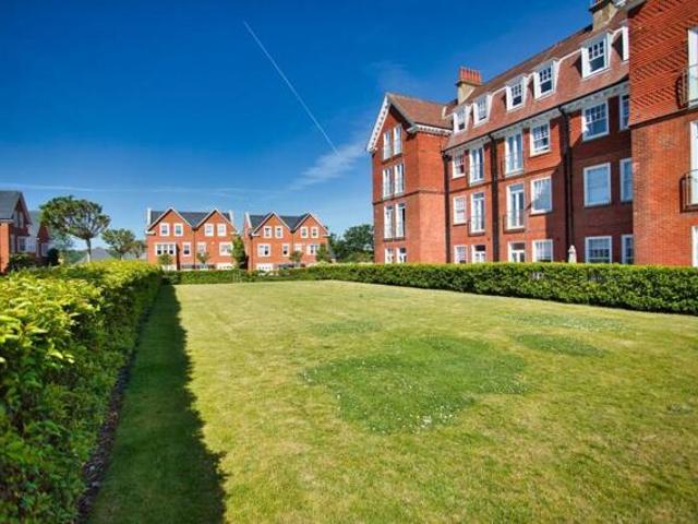 2 Bedroom Apartment Folkestone Kent 101351703