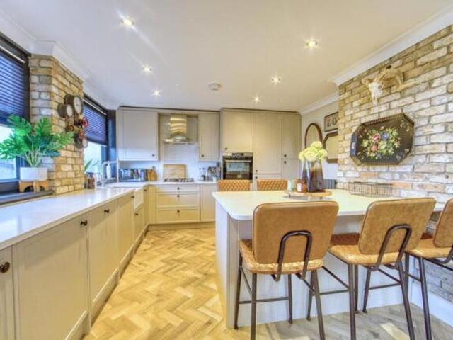 2 Bedroom Apartment Folkestone Kent LS99092436
