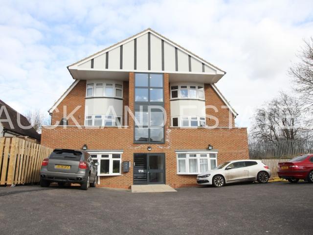 2 bedroom Apartment for let