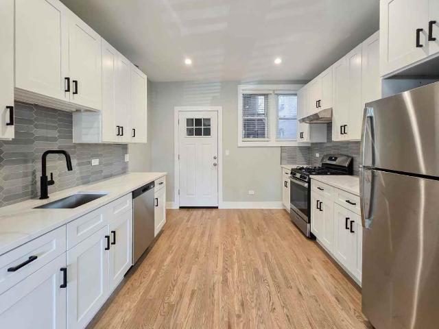 2 Bedroom Apartment for Rent at N Wolcott Ave & W Leland Ave, Chicago, IL 60640 Lincoln Square