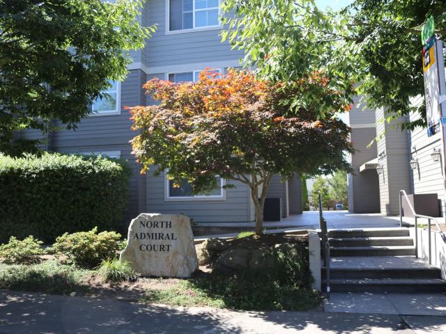 2 Bedroom Apartment for Rent at North Admiral Court West Seattle