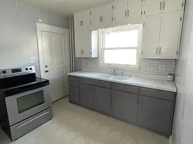 2 Bedroom Apartment for Rent at Case Ave #1, St. Paul, MN 55130 Payne Phalen