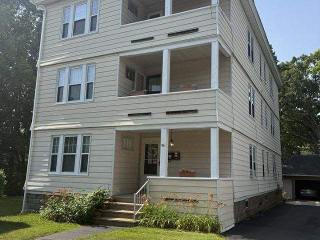 2 Bedroom Apartment for Rent at Courtland St #3, Worcester, MA 01602 Beaver Brook