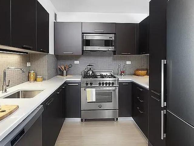 2 Bedroom Apartment for Rent at E 39th St #17B, New York, NY 10016 Murray Hill