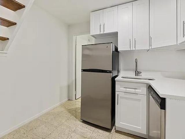 2 Bedroom Apartment for Rent at E 54th St #5G, New York, NY 10022 Midtown East