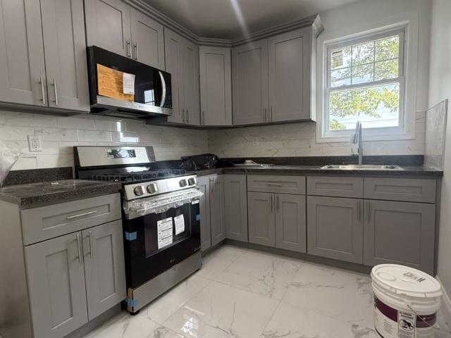 2 Bedroom Apartment for Rent at Hosmer Ave, New York, NY 10465 Throgs Neck