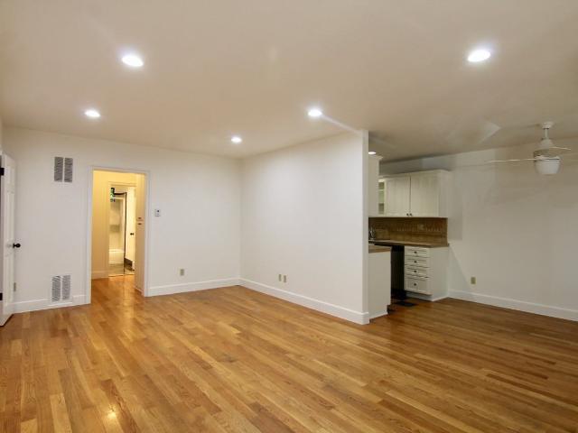 2 Bedroom Apartment for Rent at Primrose Ave. & Vine St Los Angeles, CA 90068 Hollywood United
