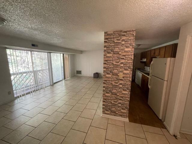 2 Bedroom Apartment for Rent at Shannon Green Dr, Charlotte, NC 28213 College Downs
