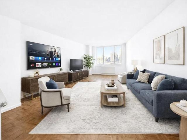2 Bedroom Apartment for Rent at W 43rd St #7H, New York, NY 10036 Hell's Kitchen