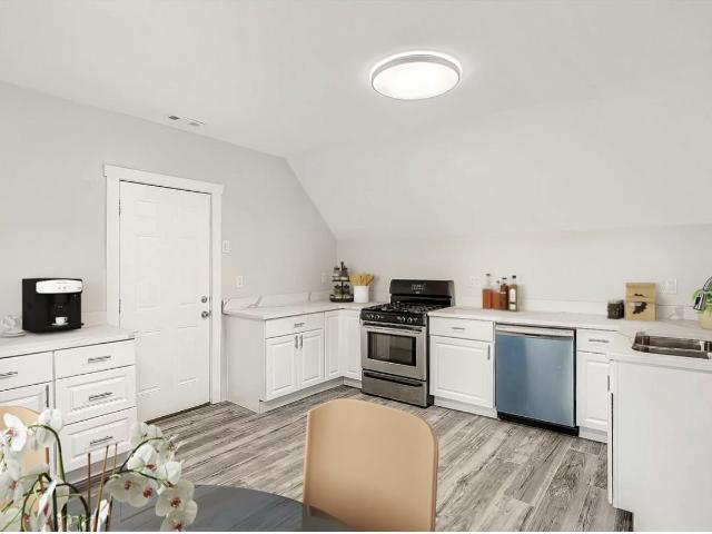 2 Bedroom Apartment for Rent at W Dakin St & N Marmora Ave #2, Chicago, IL 60634 Portage Park