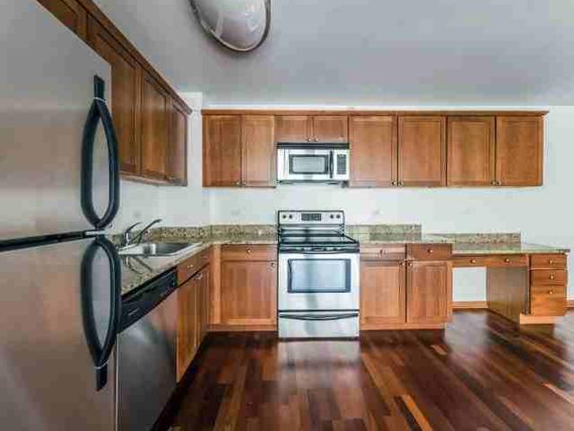 2 Bedroom Apartment for Rent at W Wellington Ave & N Sheridan Rd, Chicago, IL 60657 Lakeview