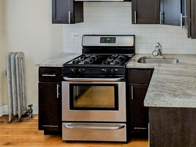 2 Bedroom Apartment for Rent at W Winona St & N Winchester Ave, Chicago, IL 60640 Lincoln Square