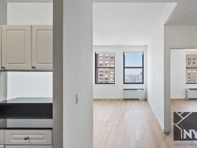 2 Bedroom Apartment for Rent at West St #2217, New York, NY 10004 Battery Park City