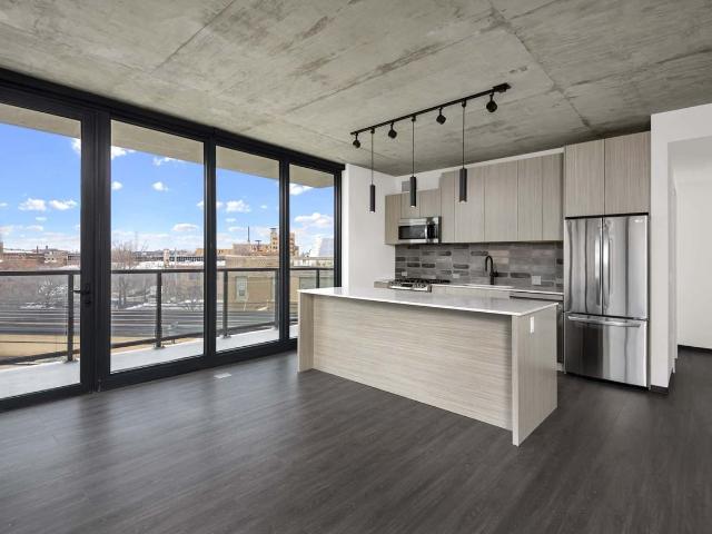 2 Bedroom Apartment for Rent at West Randolph & Ogden, Chicago, IL 60607 Near West Side