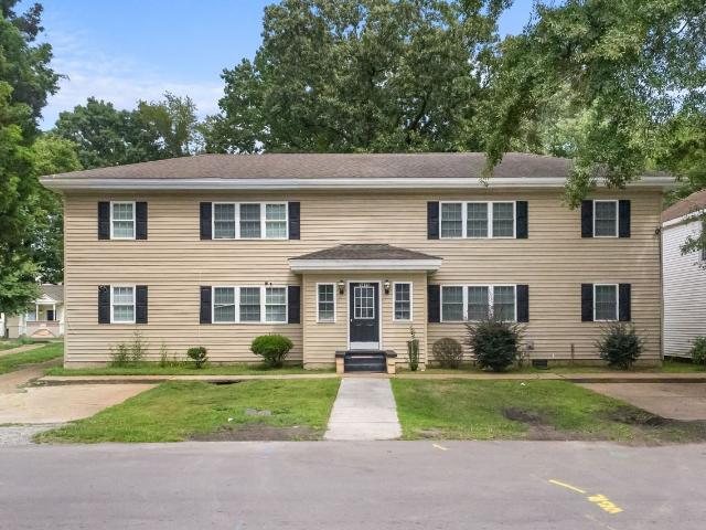 2 Bedroom Apartment for Rent at 1415 Commerce Ave #1, Chesapeake, VA 23324 South Norfolk
