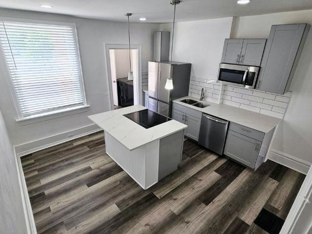 2 Bedroom Apartment for Rent at 1421 Gault St, Columbus, OH 43205 Driving Park
