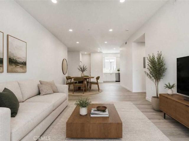 2 Bedroom Apartment for Rent at 14810 Delano St, Los Angeles, CA 91411 Van Nuys