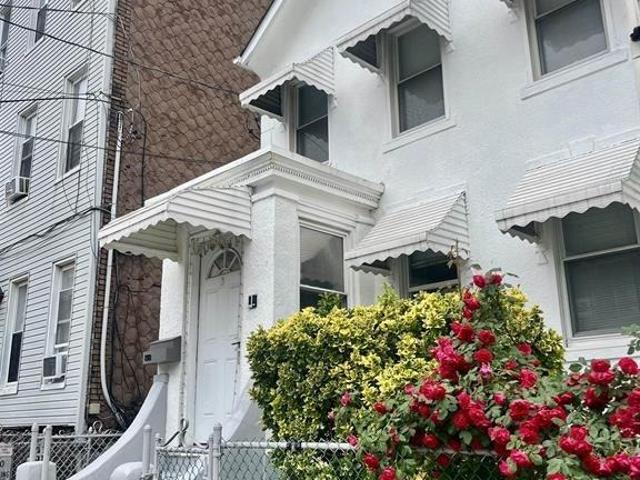 2 Bedroom Apartment for Rent at 150 19th St #1, Union City, NJ 07087