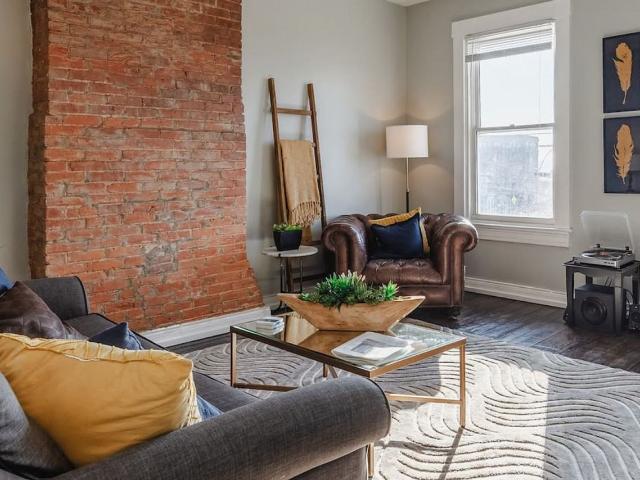 2 Bedroom Apartment for Rent at 1602 Mansfield St #1056028P, Cincinnati, OH 45202 Mount Auburn