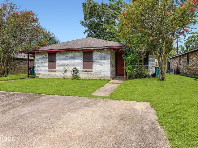 2 Bedroom Apartment for Rent at 1611 Hazelwood St #A, Conroe, TX 77301