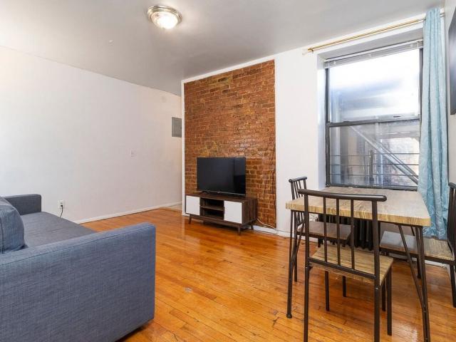 2 Bedroom Apartment for Rent at 1617 3rd Ave #1058688P, New York, NY 10128 Upper East Side