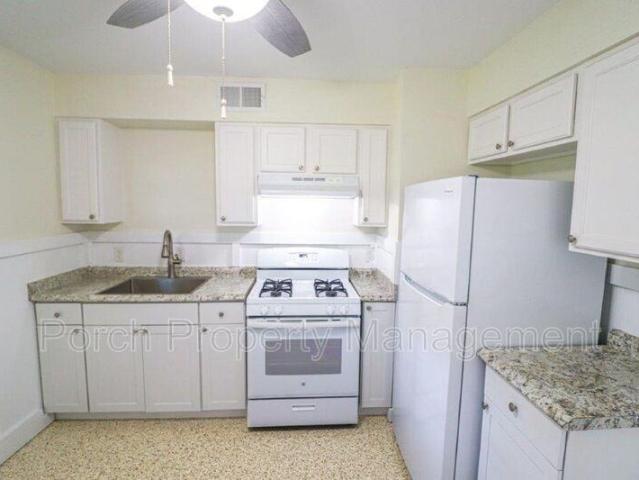 2 Bedroom Apartment for Rent at 161 E Strong St #D, Pensacola, FL 32501