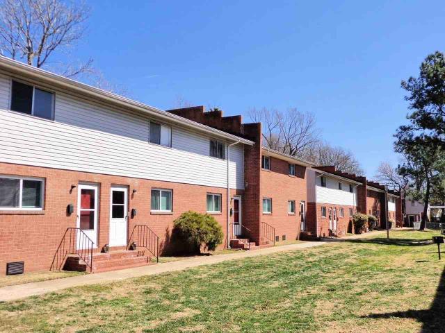 2 Bedroom Apartment for Rent at 1625 W Pembroke Ave #22, Hampton, VA 23661 Wythe