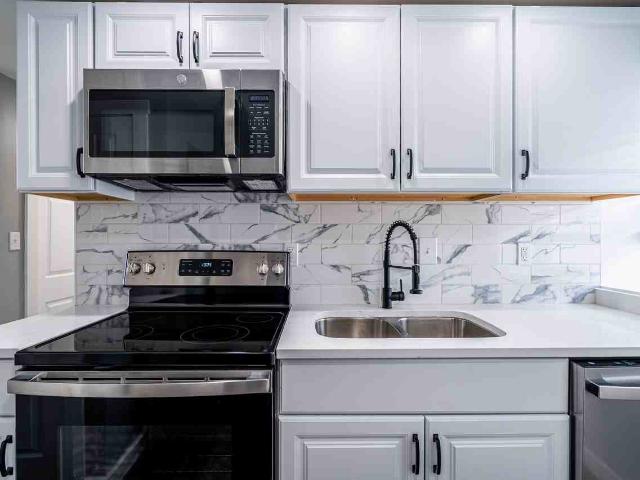 2 Bedroom Apartment for Rent at 1631 Columbia Avenue #B, Indianapolis, IN 46202 Martindale Brightwood