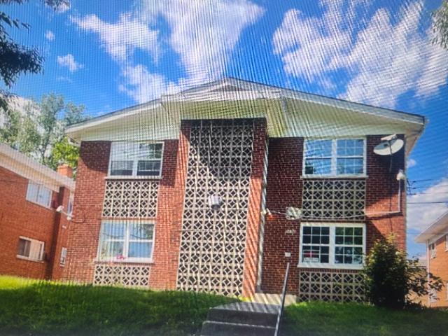 2 Bedroom Apartment for Rent at 1638 Crest Hill Ave, Cincinnati, OH 45237 Roselawn