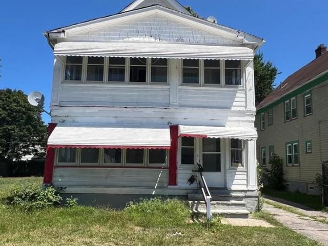 2 Bedroom Apartment for Rent at 1639 Avalon Rd, Cleveland, OH 44112 Euclid Green