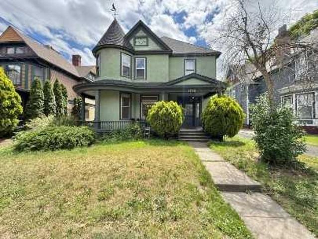 2 Bedroom Apartment for Rent at 1715 W Pacific Ave #3, Spokane, WA 99201
