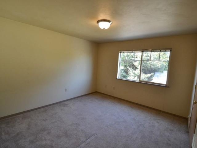 2 Bedroom Apartment for Rent at 1721 Patterson Aly #D, Eugene, OR 97401 West University