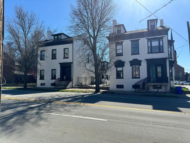 2 Bedroom Apartment for Rent at 176 N Broadway #3, Lexington, KY 40507