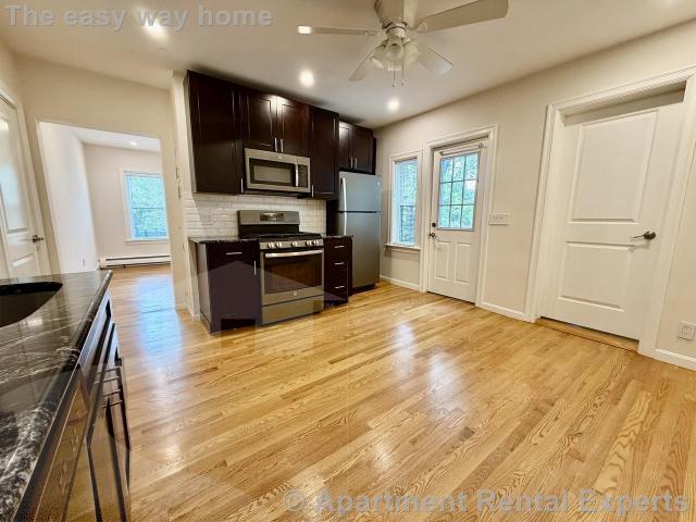 2 Bedroom Apartment for Rent at 17 Oxford St #1, Somerville, MA 02143 Spring Hill