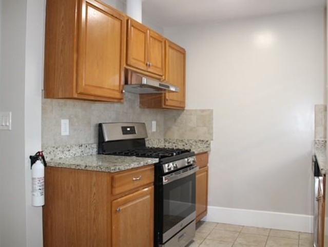 2 Bedroom Apartment for Rent at 17 Sewall Street #1, Somerville, MA 02145 Ten Hills