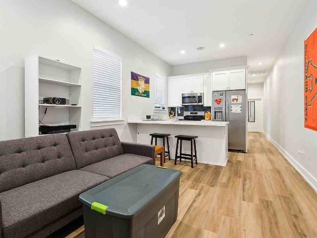 2 Bedroom Apartment for Rent at 1809 Hillary St, New Orleans, LA 70118 East Carrollton
