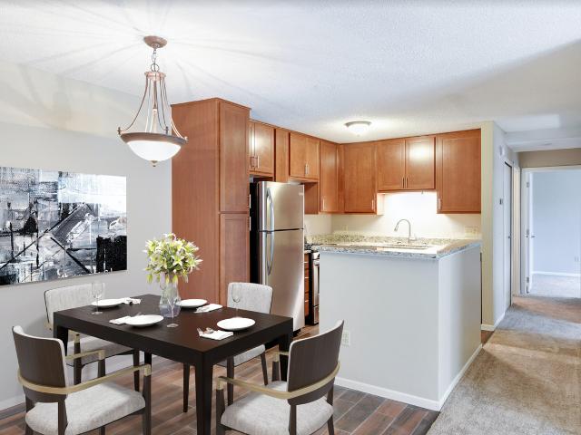 2 Bedroom Apartment for Rent at 1821 Trailway Dr #21 8, Eagan, MN 55122