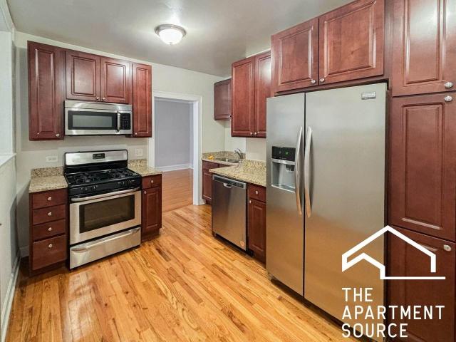 2 Bedroom Apartment for Rent at 1831 W Winona St #2, Chicago, IL 60640 Lincoln Square