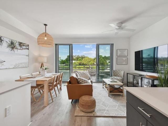 2 Bedroom Apartment for Rent at 1889 N Tamiami Trl #1590863P, Sarasota, FL 34234