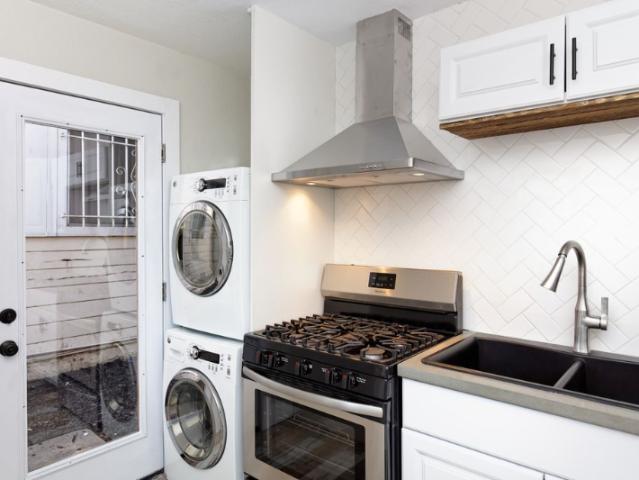 2 Bedroom Apartment for Rent at 1915 Linden St #A, Oakland, CA 94607 Ralph Bunche