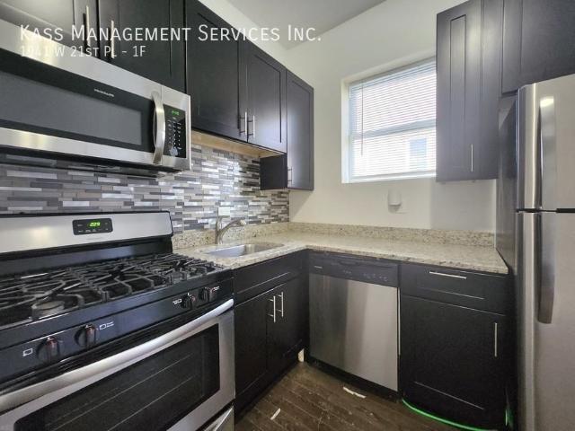 2 Bedroom Apartment for Rent at 1941 W 21st Pl #1F, Chicago, IL 60608 Lower West Side