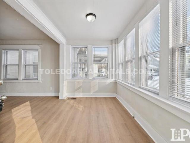 2 Bedroom Apartment for Rent at 1954 Barrows St, Toledo, OH 43613 DeVeaux