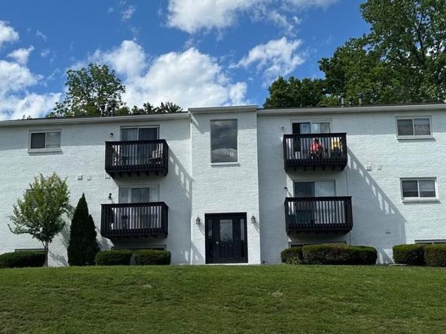 2 Bedroom Apartment for Rent at 1000 Valley View Ln #I, Loveland, OH 45140 Mid Heights