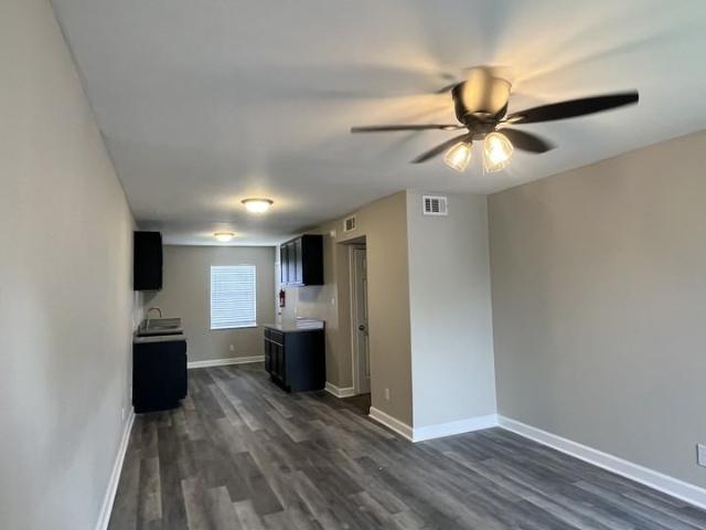 2 Bedroom Apartment for Rent at 101 E Tidwell Rd #40, Houston, TX 77022 Northside Northline